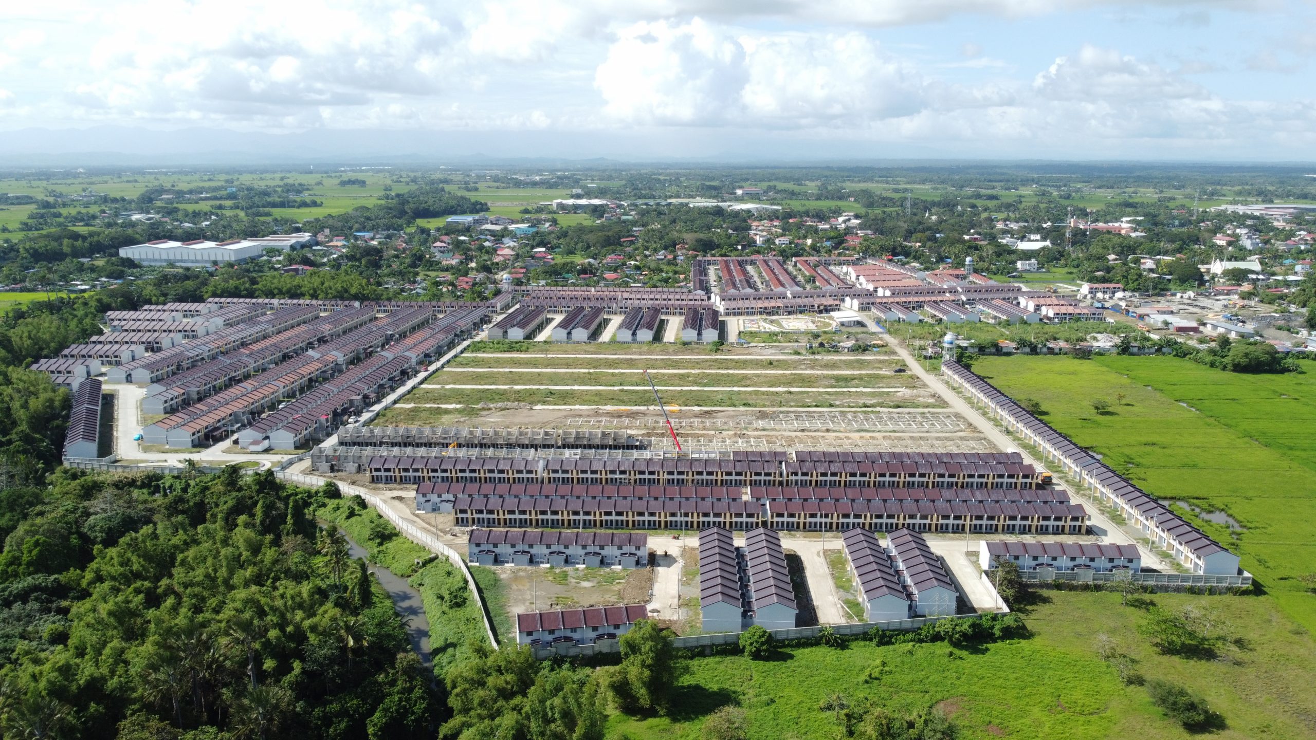Deca Homes Leganes Residences - 8990 Holdings, Inc.